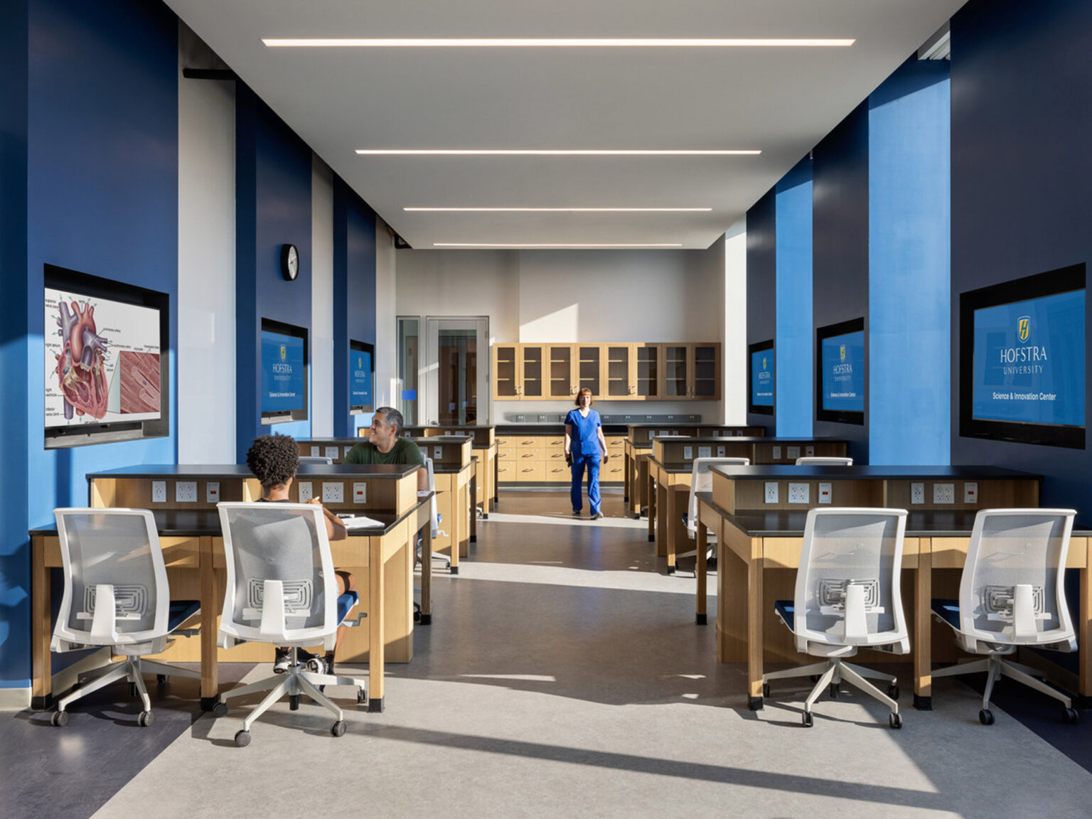Hofstra University Science and Innovation Center - HLW